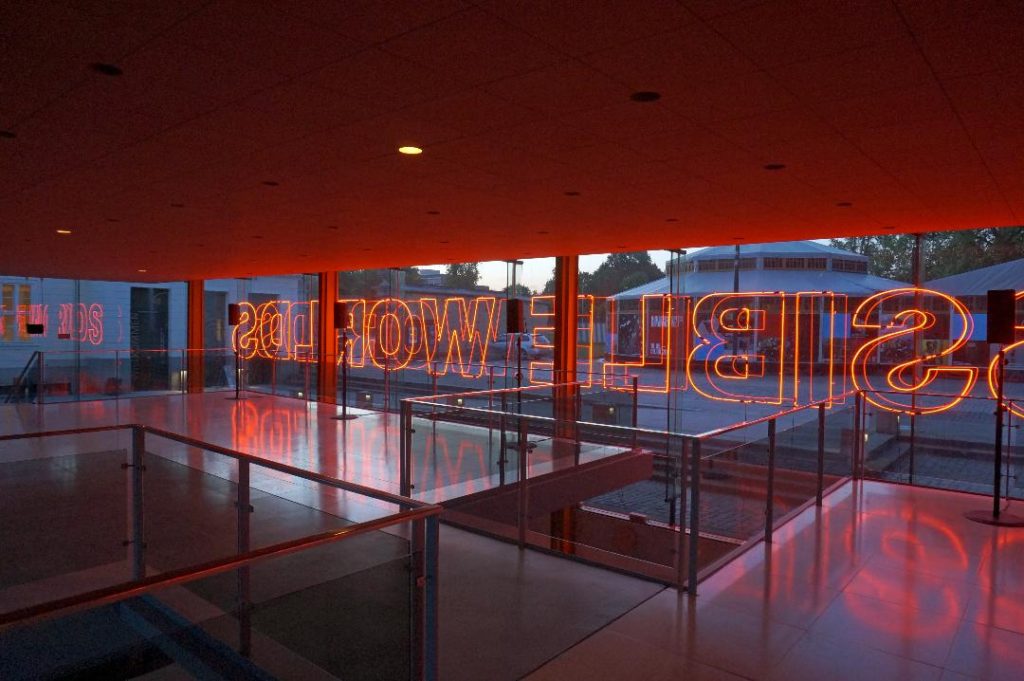 What-Can-Tim-Etchells-Temporary-Installation-Arne-Jacobsen-Foyer-Herren ...